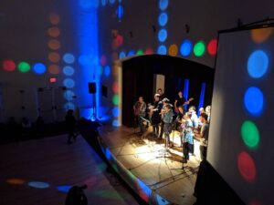 15 Fun Activities for Youth Groups Indoors